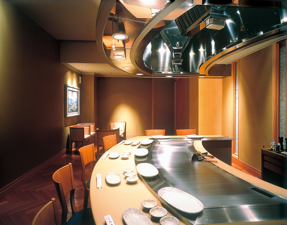 Teppan-yaki SAZANKA - Hotel Okura Fukuoka – Restaurant Informationen ...