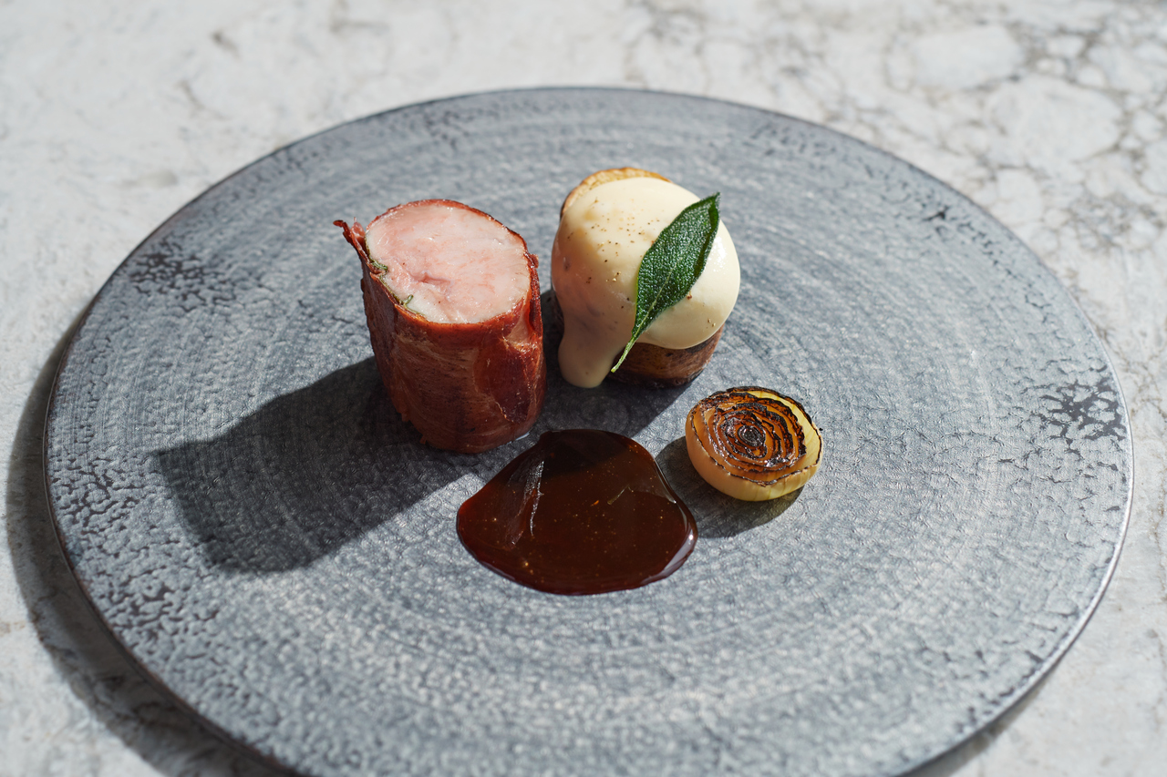 PIGNETO - Four Seasons Hotel Tokyo at Otemachi - TableCheck