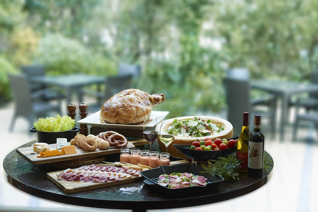 INTERNATIONAL RESTAURANT THE TERRACE / The Westin Tokyo - TableCheck